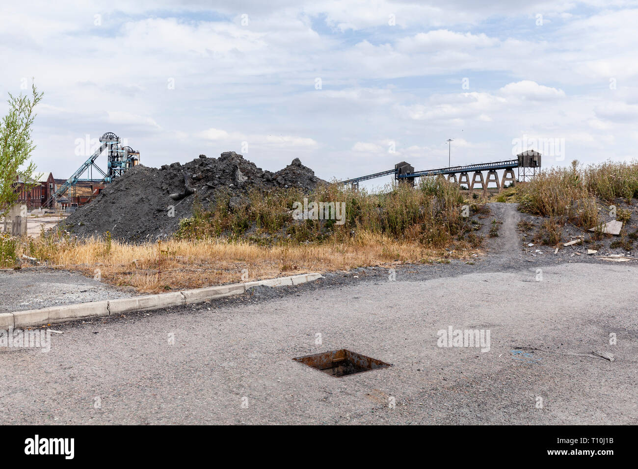 The old head gear of Hatfield colliery, South Yorkshire Stock Photo - Alamy