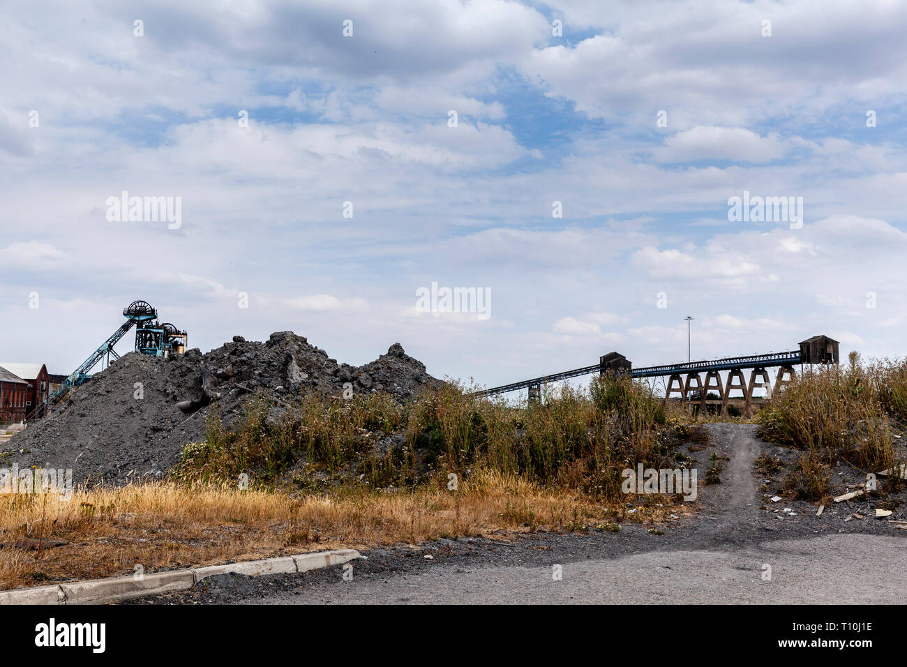 The old head gear of Hatfield colliery, South Yorkshire Stock Photo - Alamy