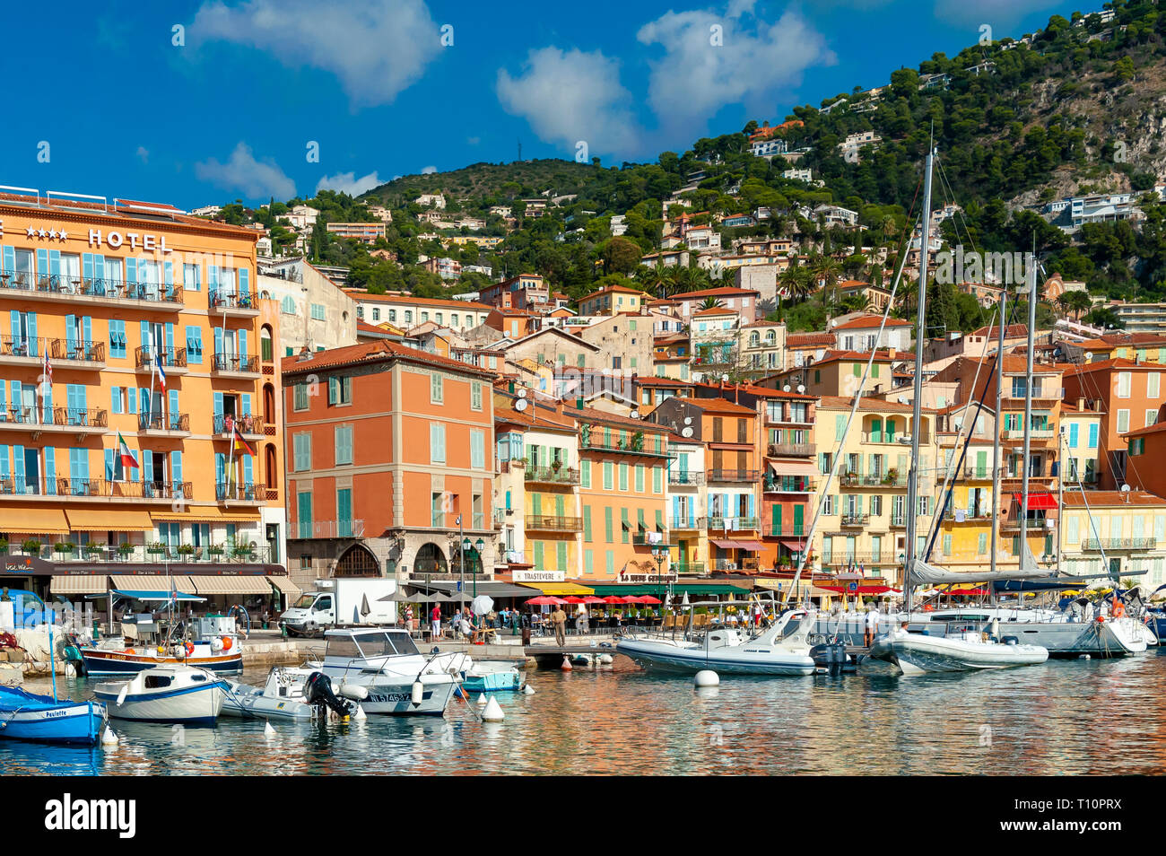 Monte Carlo in the Principality of Monaco showing harbour scenes across ...