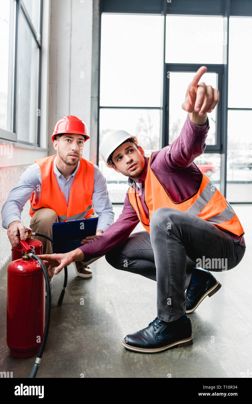 Fireman pointing hi-res stock photography and images - Alamy