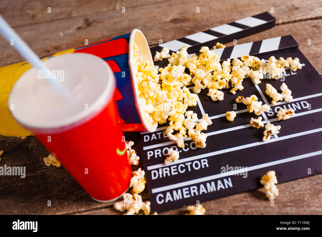 Styrofoam popcorn hi-res stock photography and images - Alamy