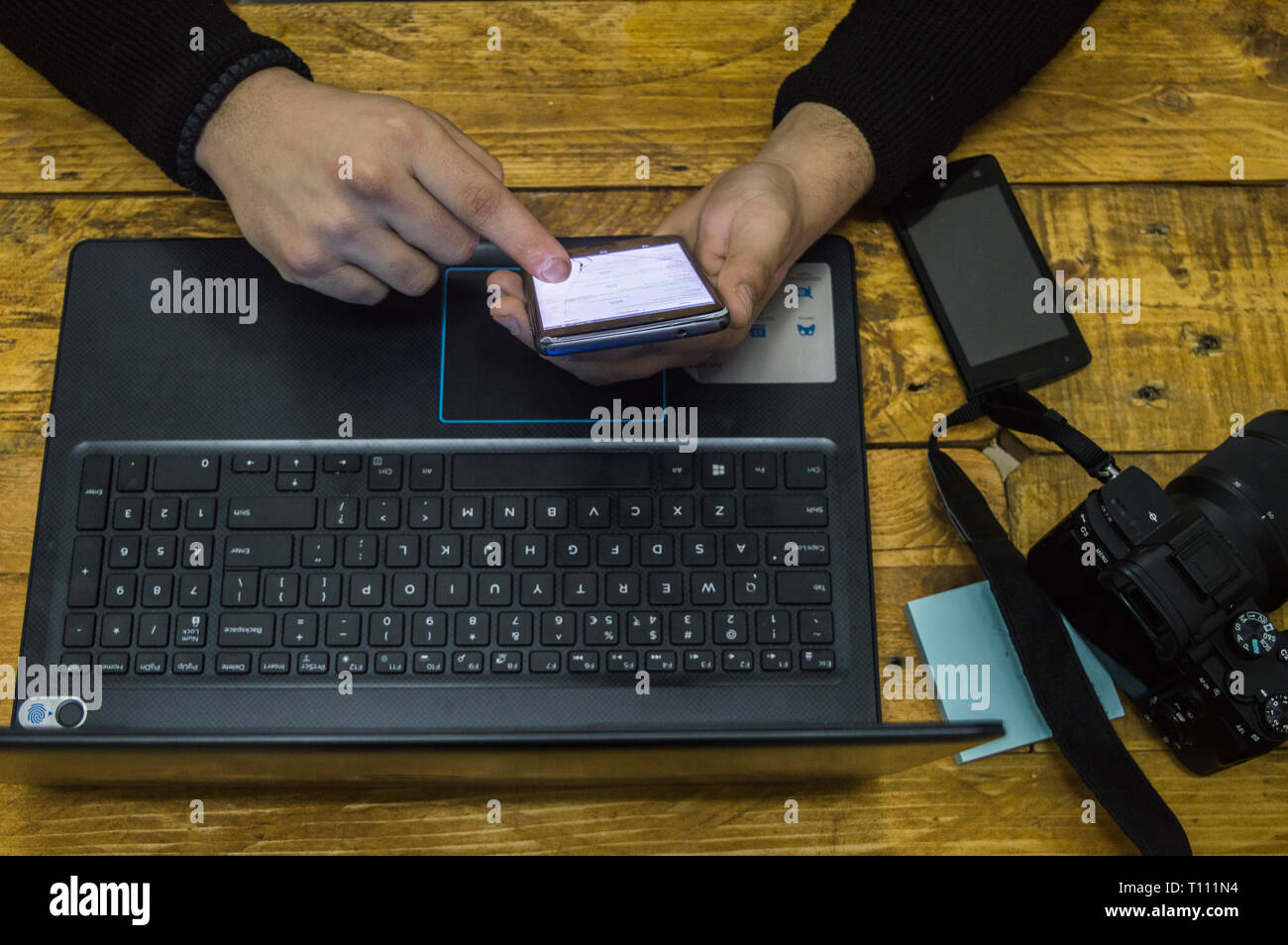 Multiple technology devices hi-res stock photography and images - Alamy