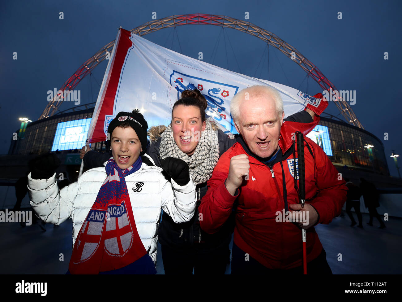 England fans logan hi-res stock photography and images - Alamy