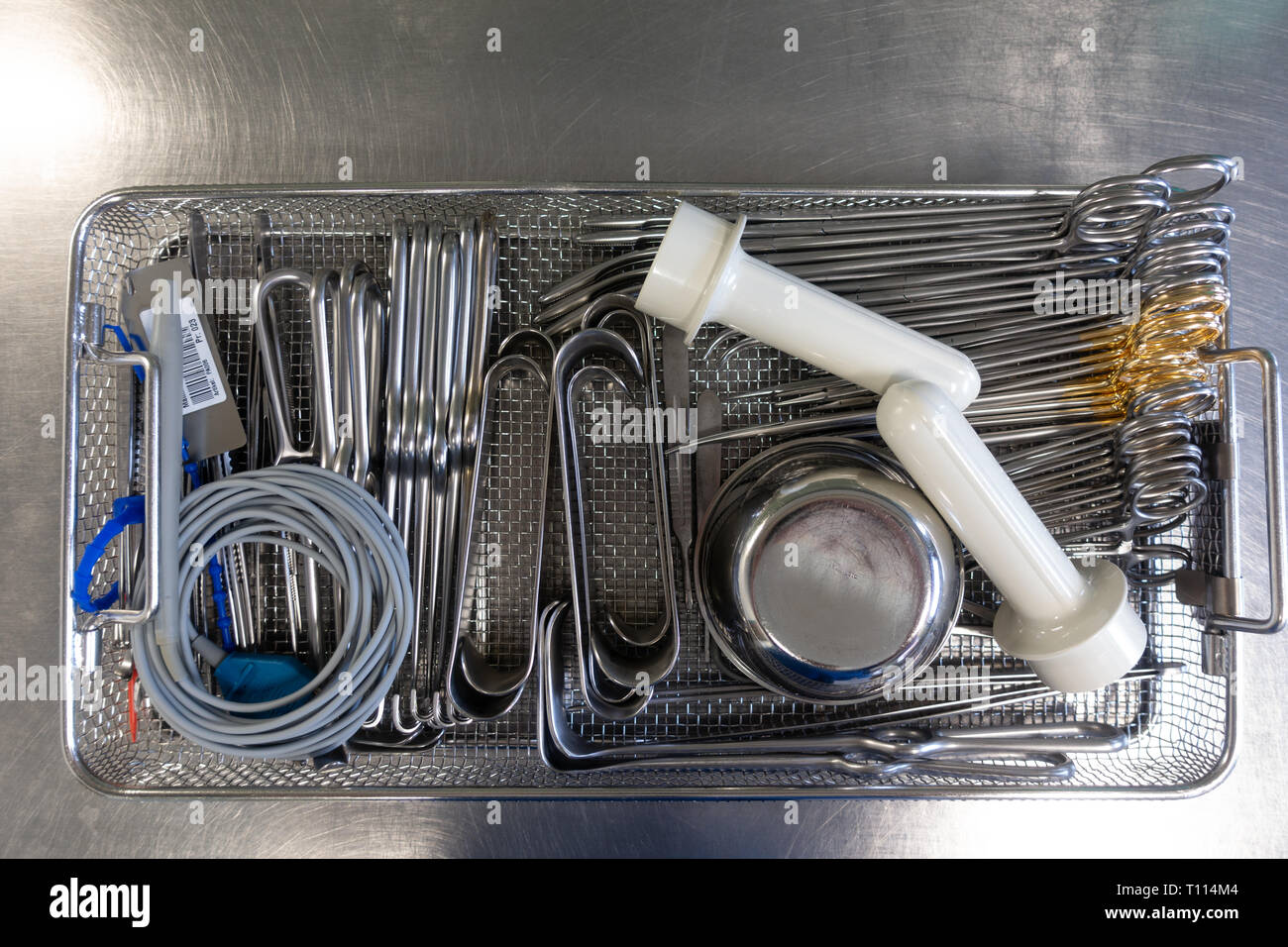 Health care assistant washing hi-res stock photography and images - Alamy