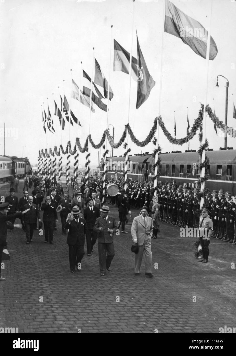 Nazism / National Socialism, Nuremberg Rallies, arrival the foreign ...