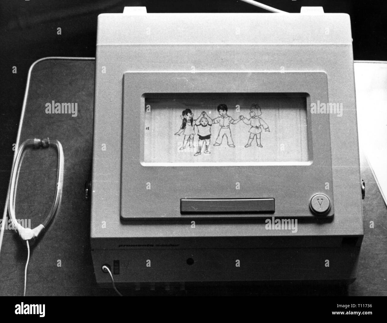 1960s kids learning to read hi-res stock photography and images - Alamy