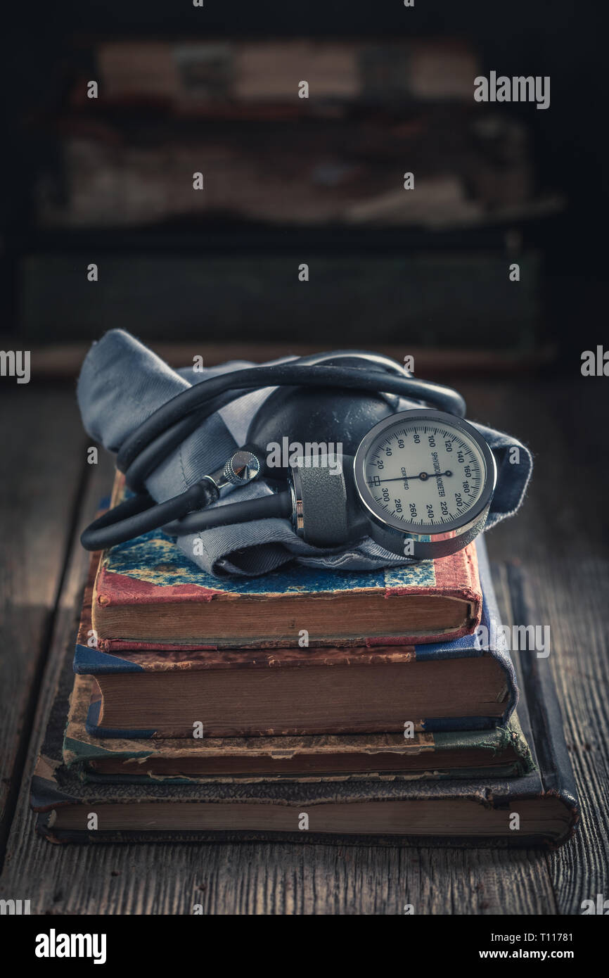 Retro sphygmomanometer blood pressure hi-res stock photography and ...