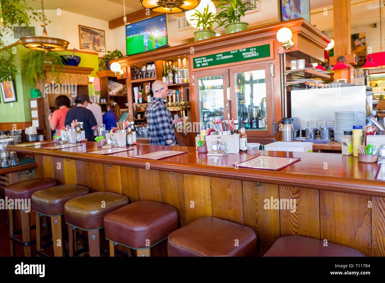 2000s bar hi-res stock photography and images - Alamy