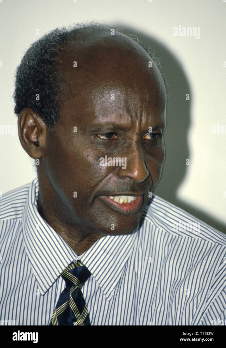 27th October 1993 General Mohamed Farah Aidid giving an impromptu press ...