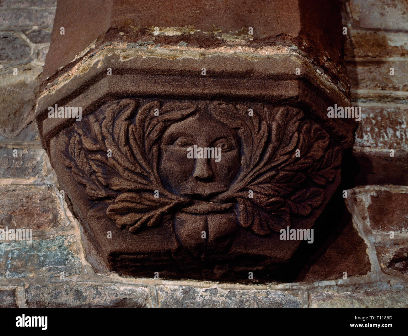 Green man carving foliate hi-res stock photography and images - Alamy