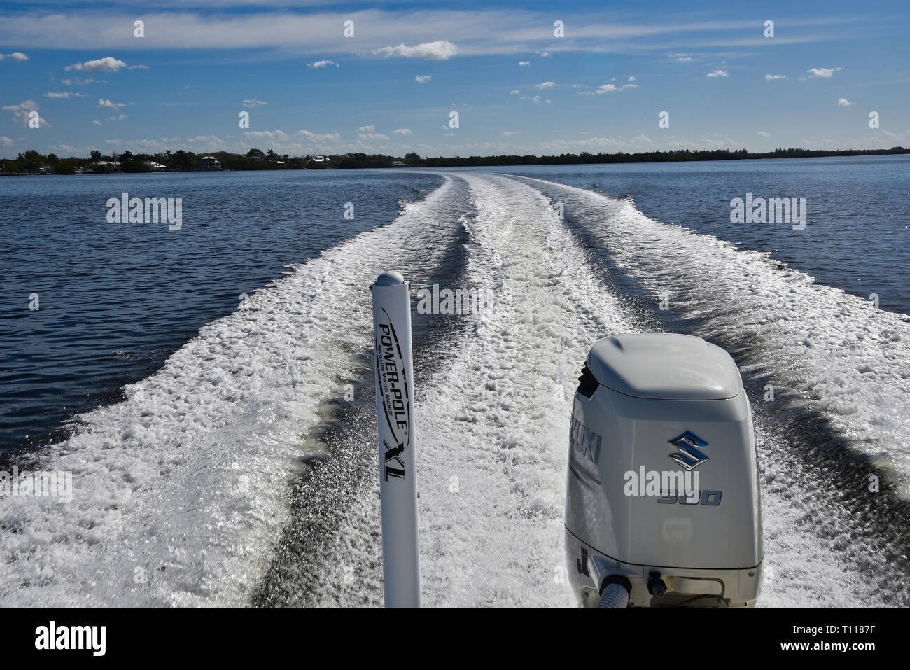 Motor boat wake Stock Photo - Alamy