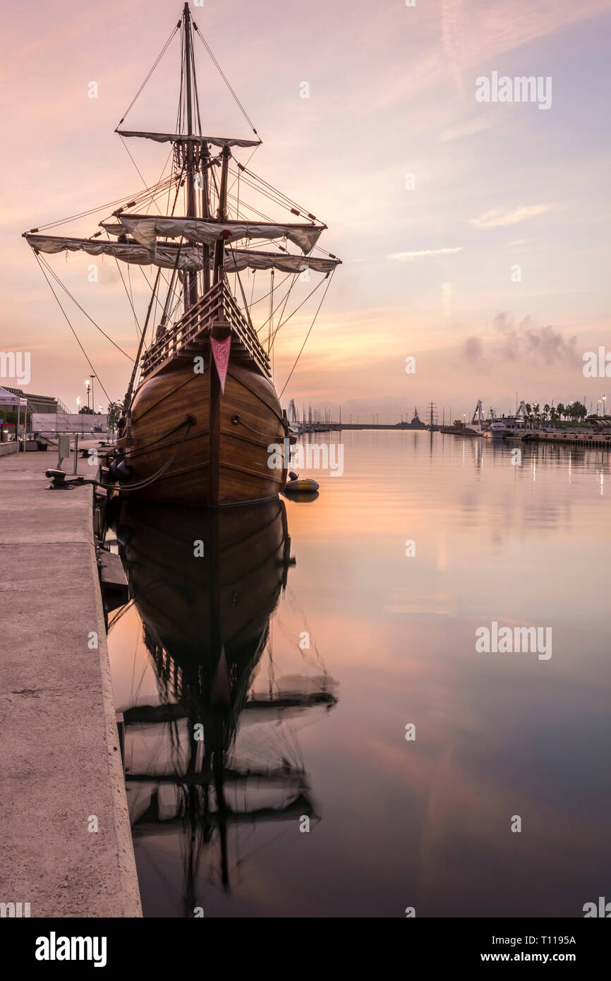 Wooden deck ancient galleon ship hi-res stock photography and images ...