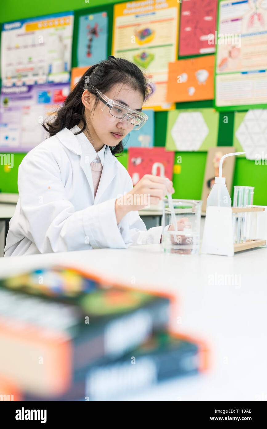 College science student hi-res stock photography and images - Alamy