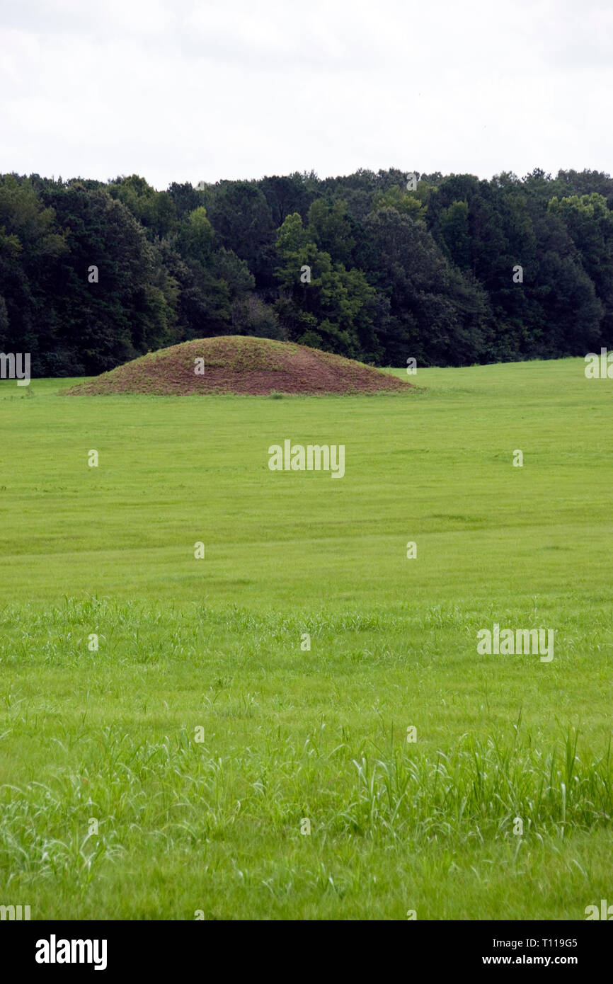 Native american burial mound hi-res stock photography and images - Alamy