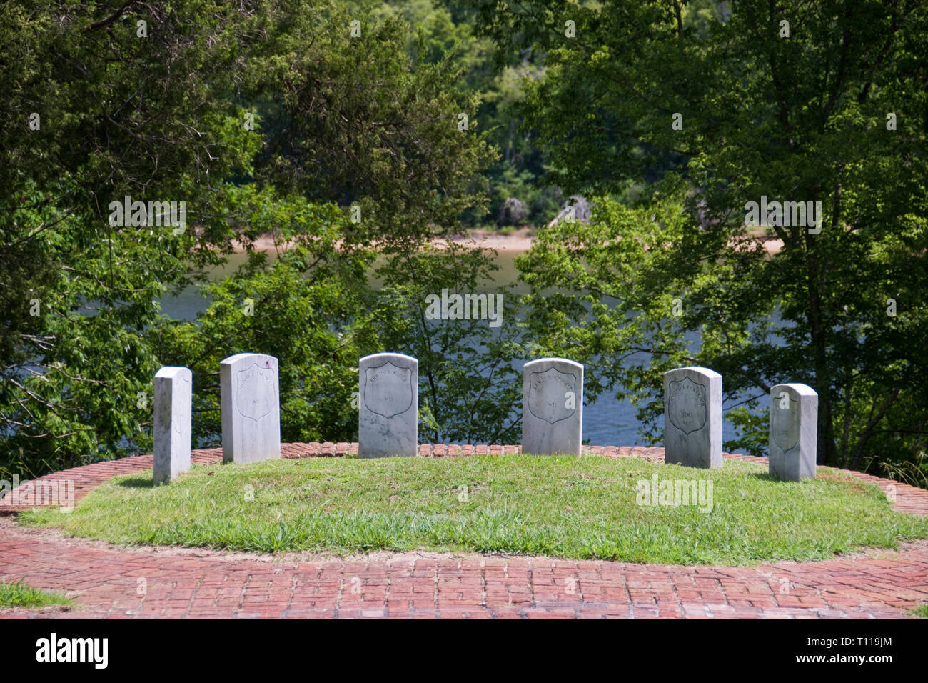 Graves of soldiers from the 1862 Battle of Shiloh, at the Shiloh Nat ...
