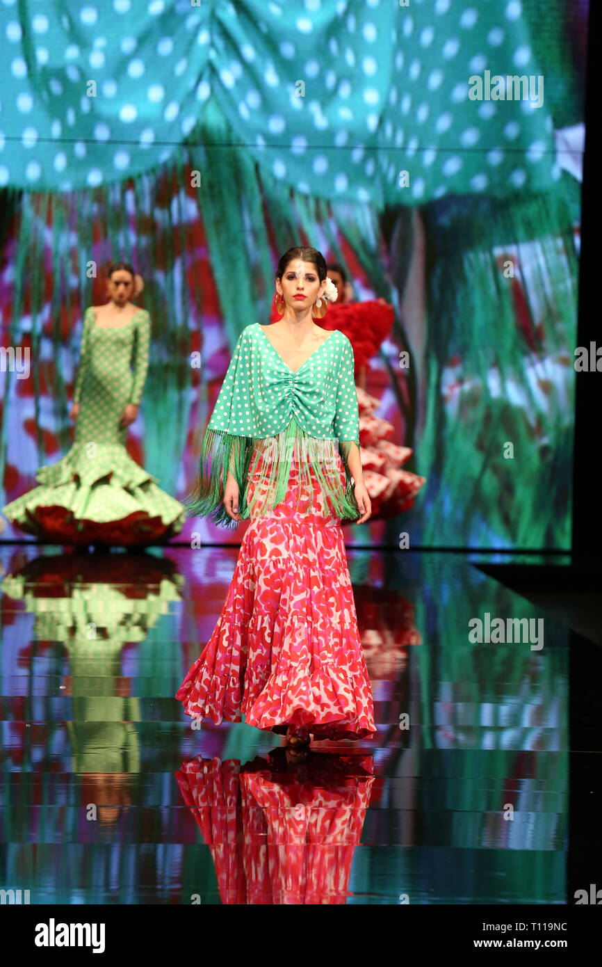 Model on the catwalk Stock Photo - Alamy