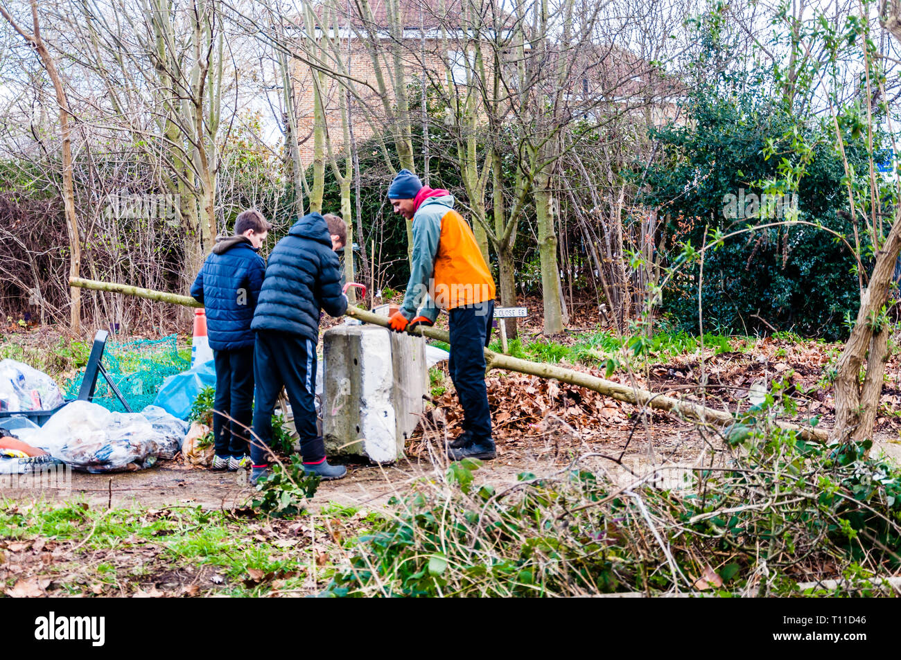 Miers Close Preserve, Newham Conservation Volunteers and local scouts ...