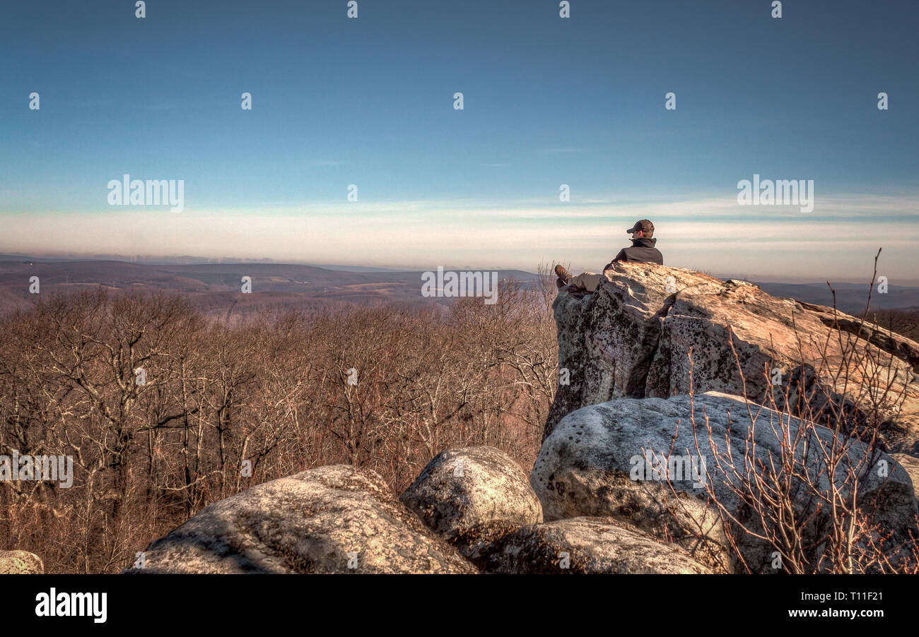 Mountain trail overlook hi-res stock photography and images - Alamy