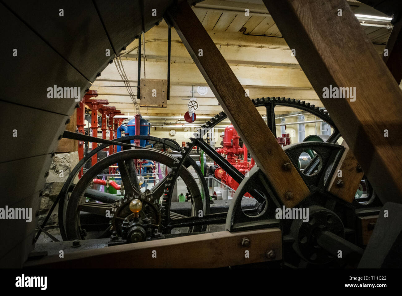 Machinery on display at Bradford Industrial Museum, West Yorkshire ...