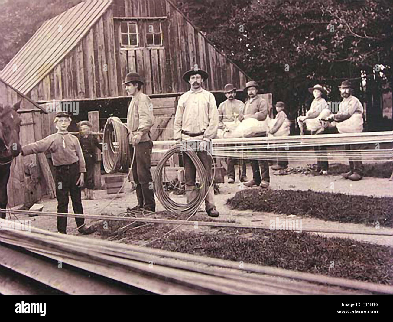 Children work industry 19th century hi-res stock photography and images ...