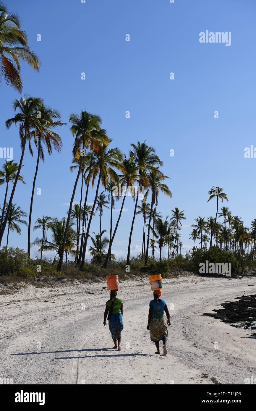 Dhow Safari. Camping on Matemo Island, Quirimbas Archipelago ...