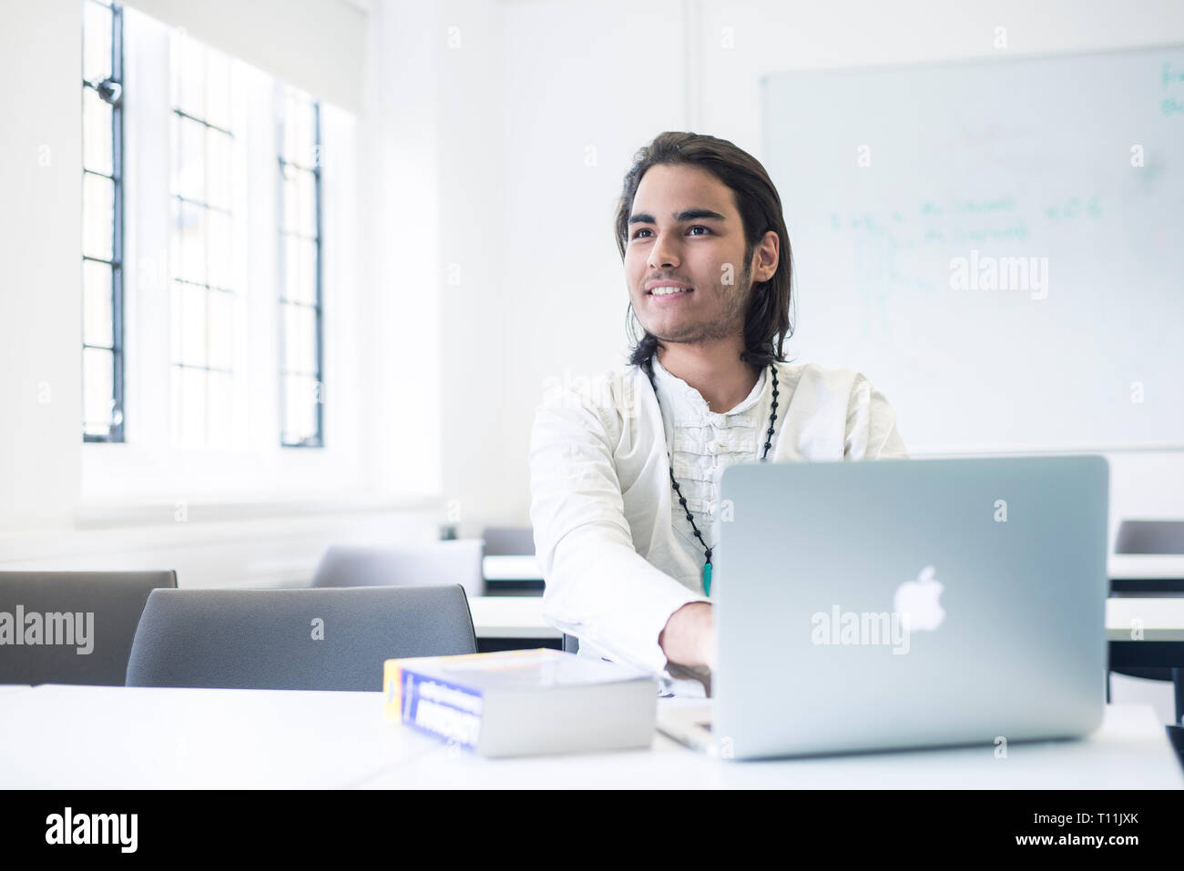 Arabic college students in classroom hi-res stock photography and ...
