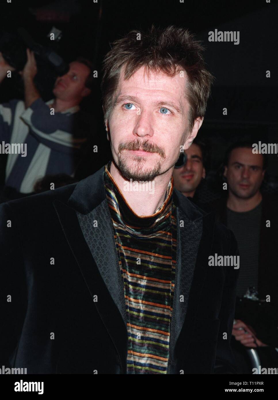 LOS ANGELES, CA. November 20, 1997: Actor Gary Oldman at the premiere ...