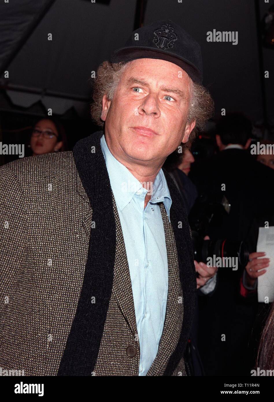 LOS ANGELES, CA. December 07, 1997: Pop star Art Garfunkel at the world ...