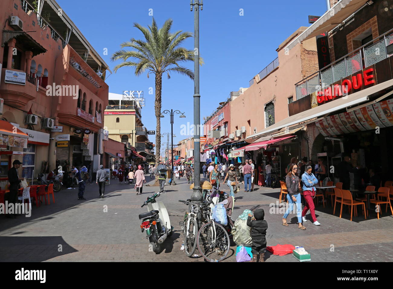 Scène de rue marrakech hi-res stock photography and images - Alamy