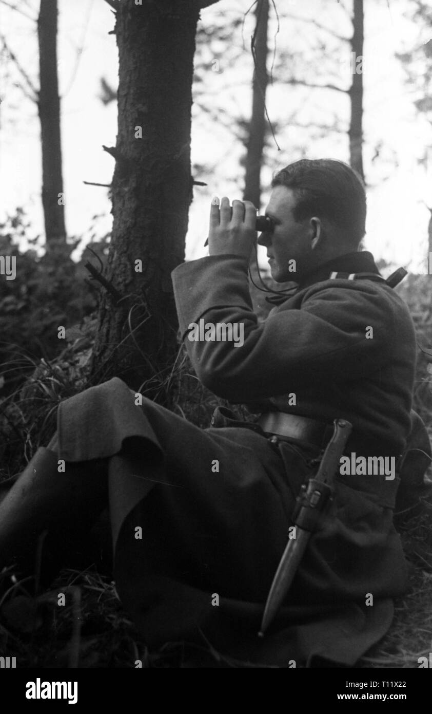 Wehrmacht Heer Gefechtsausbildung mit Fernglas und Scherenfernrohr SF ...