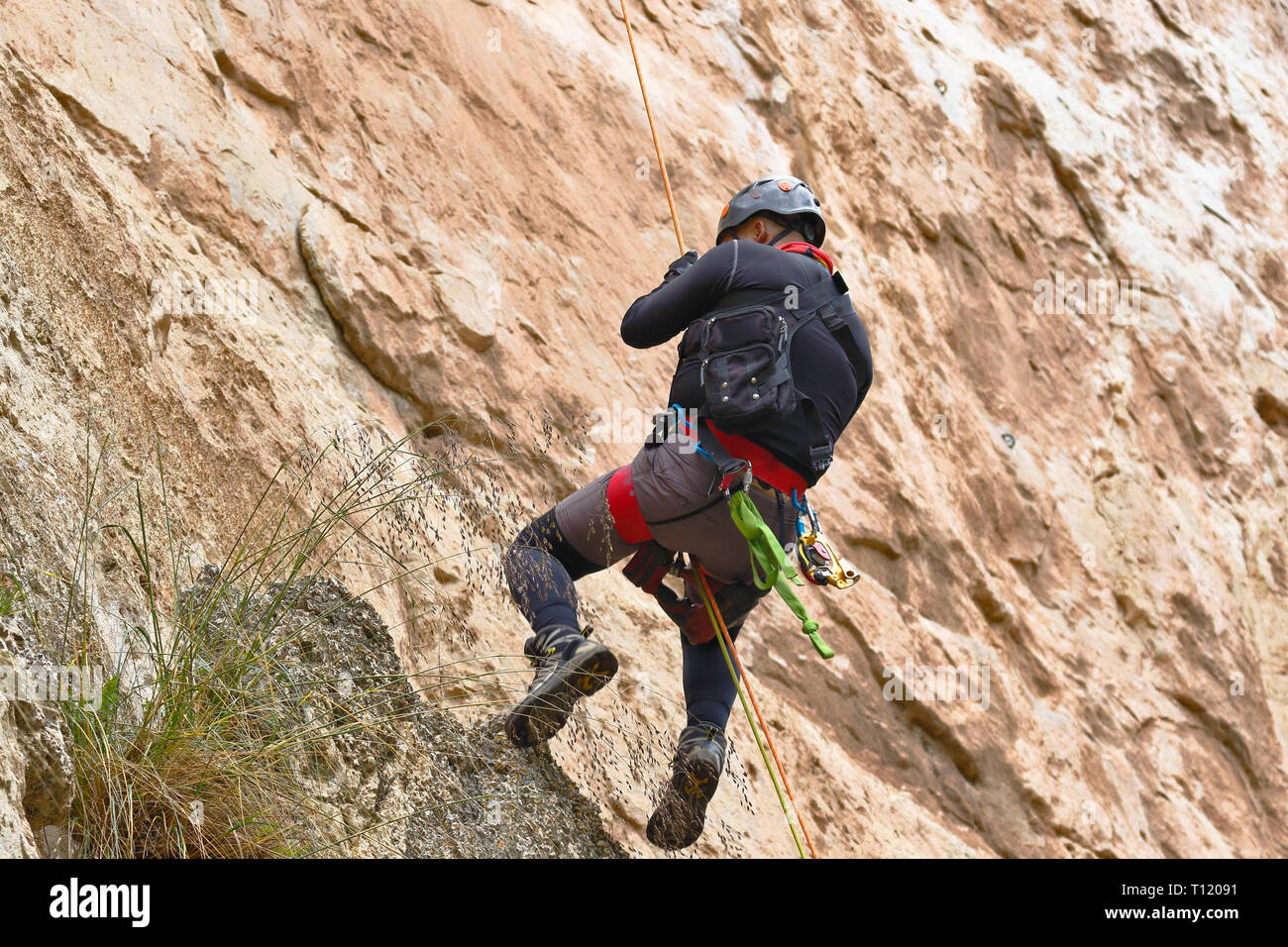 Rappel rope hi-res stock photography and images - Alamy