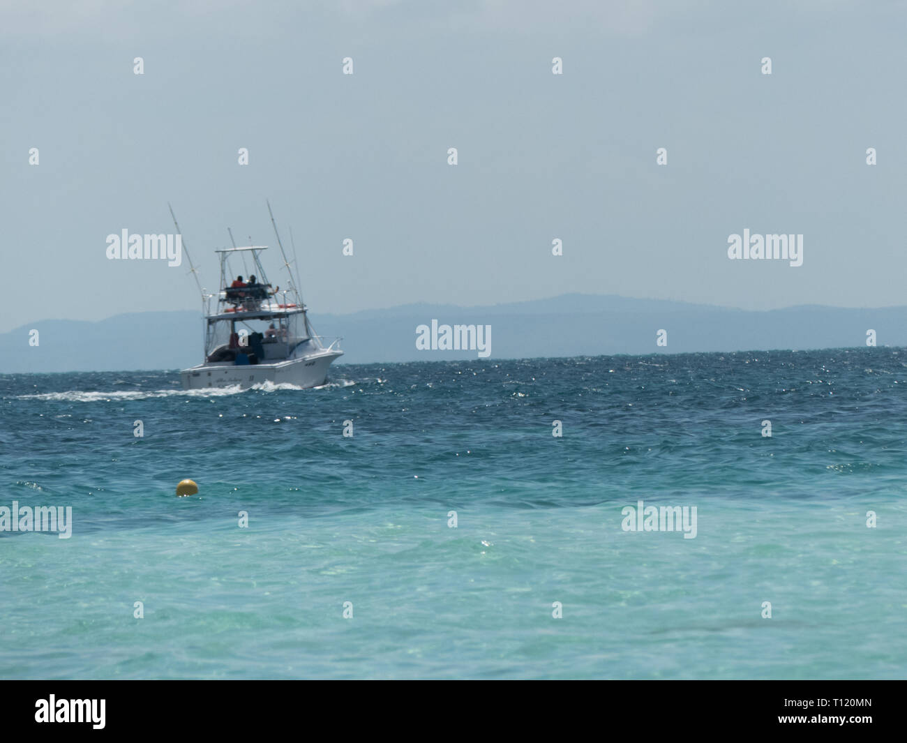 Sailboat horizon hi-res stock photography and images - Alamy