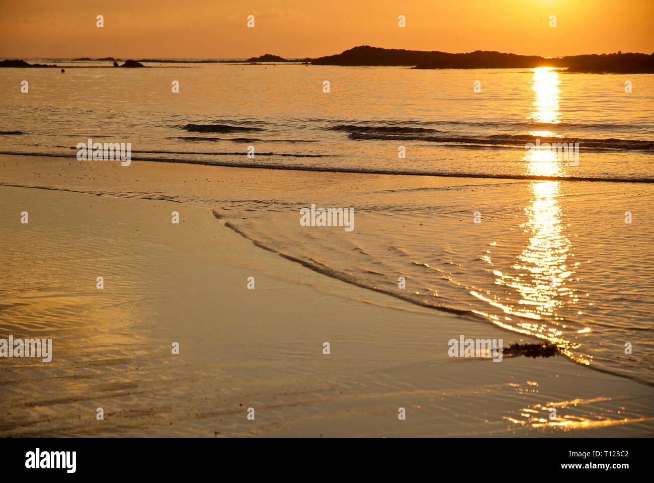 Watching sunset uk hi-res stock photography and images - Alamy