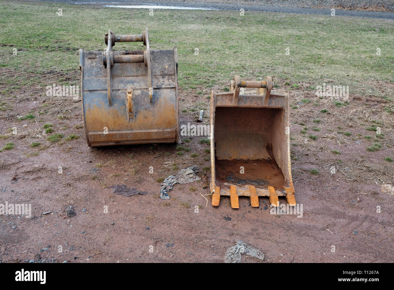 Tractor buckets hi-res stock photography and images - Alamy