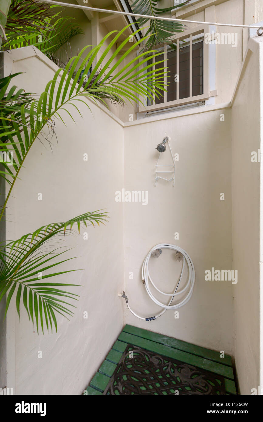 Tropical style outdoor shower Stock Photo - Alamy
