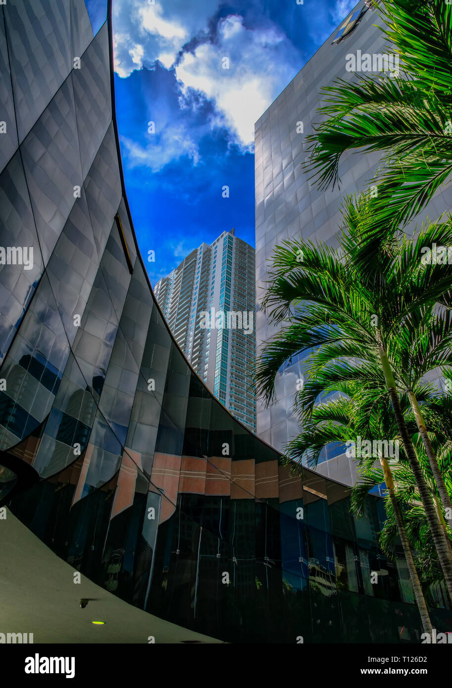 High rise building circular hi-res stock photography and images - Alamy