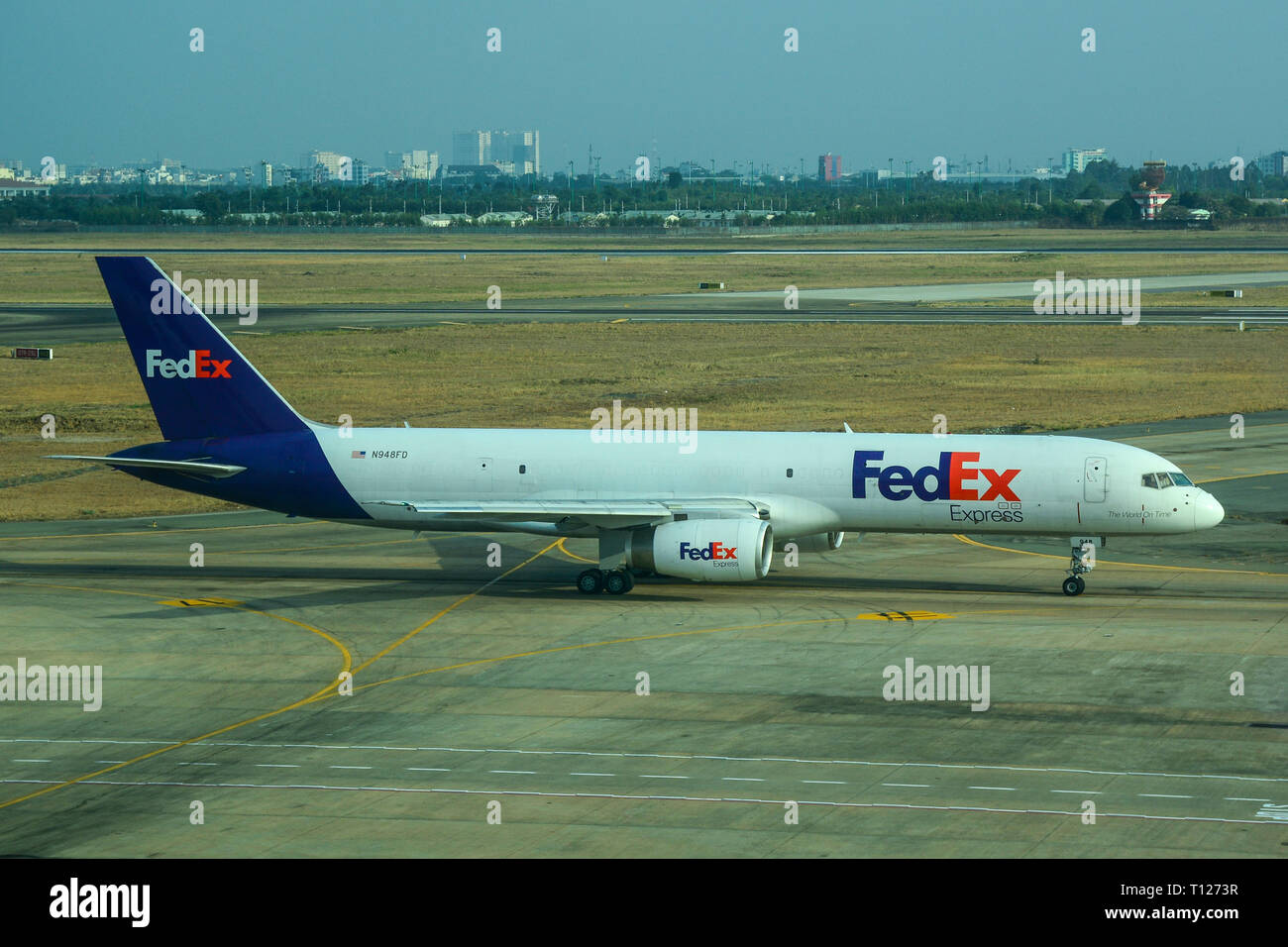 Sf express hi-res stock photography and images - Alamy