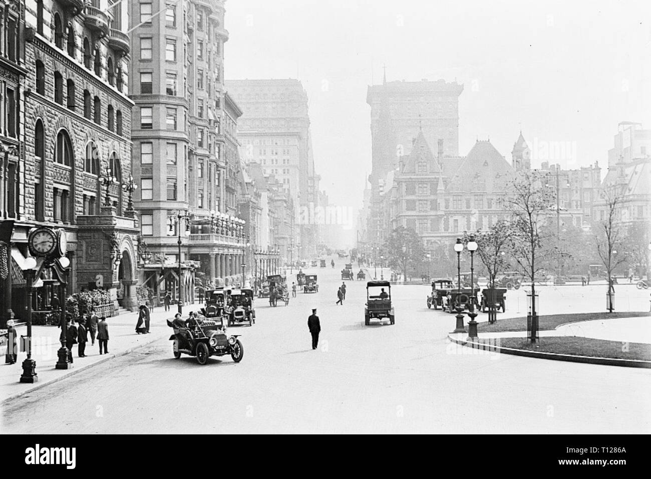 Street scene, New York 1900 Stock Photo - Alamy