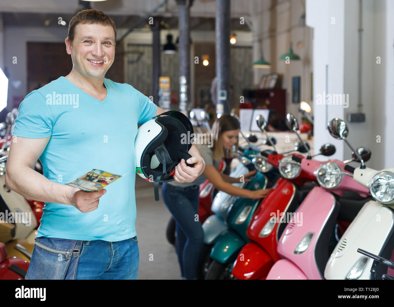 Shopping in moto hi-res stock photography and images - Alamy