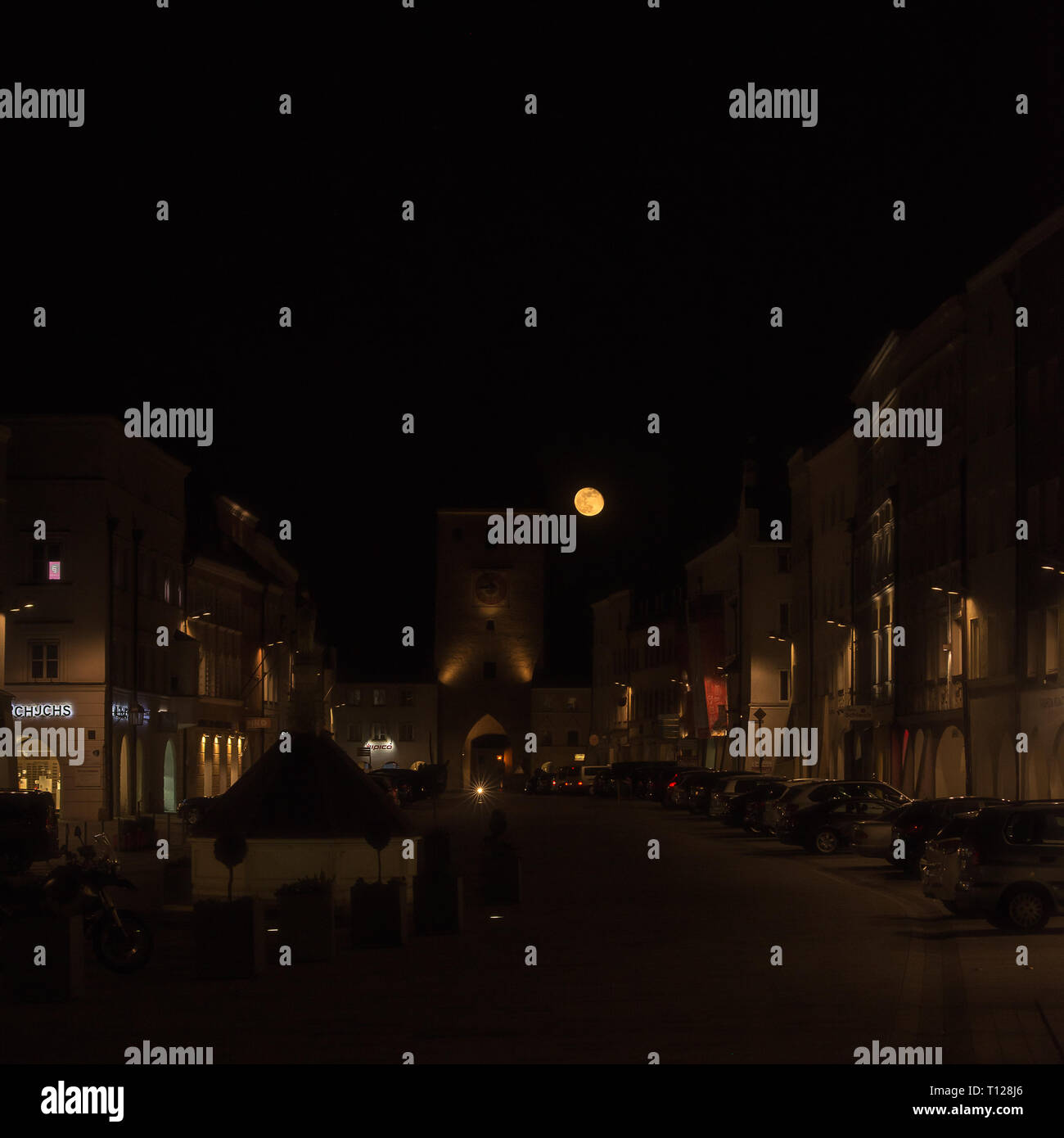Full worm super moon hi-res stock photography and images - Alamy