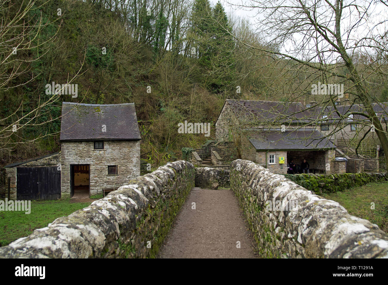 Dove dale stone hi-res stock photography and images - Alamy