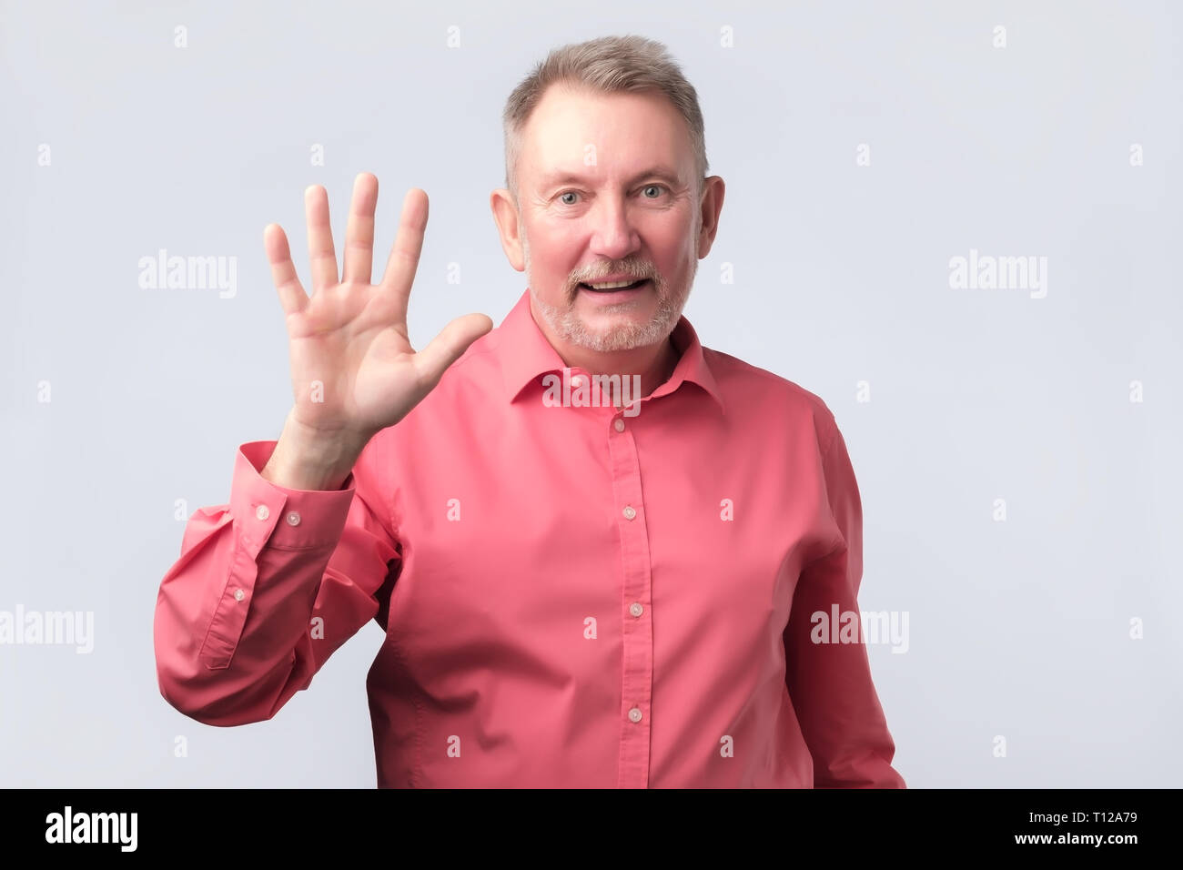Wave goodbye hi-res stock photography and images - Alamy