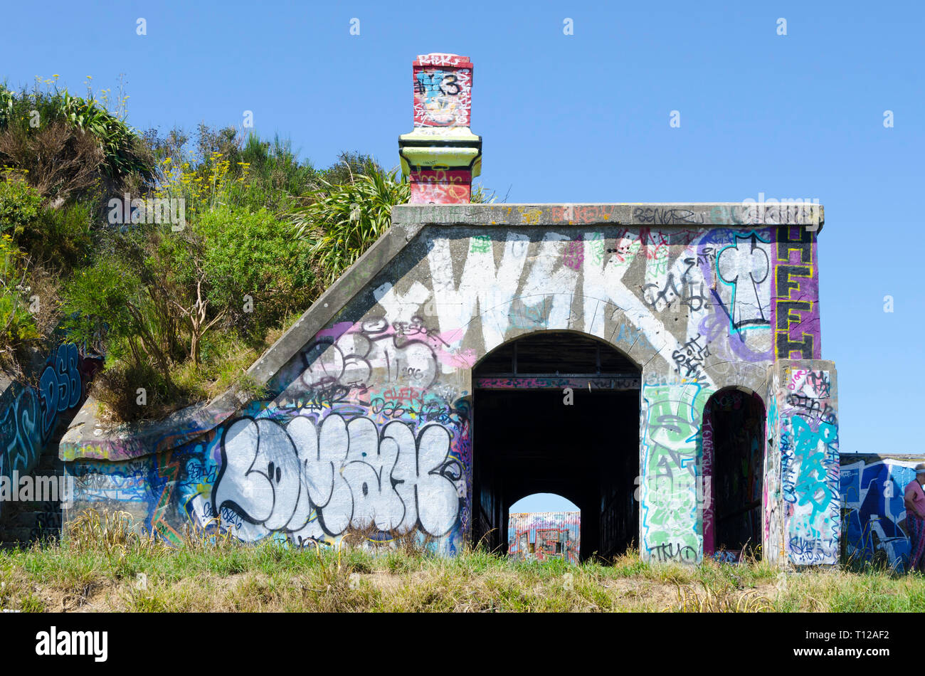 Graffiti covered walls, gun emplacement, Fort Ballance, Wellington ...