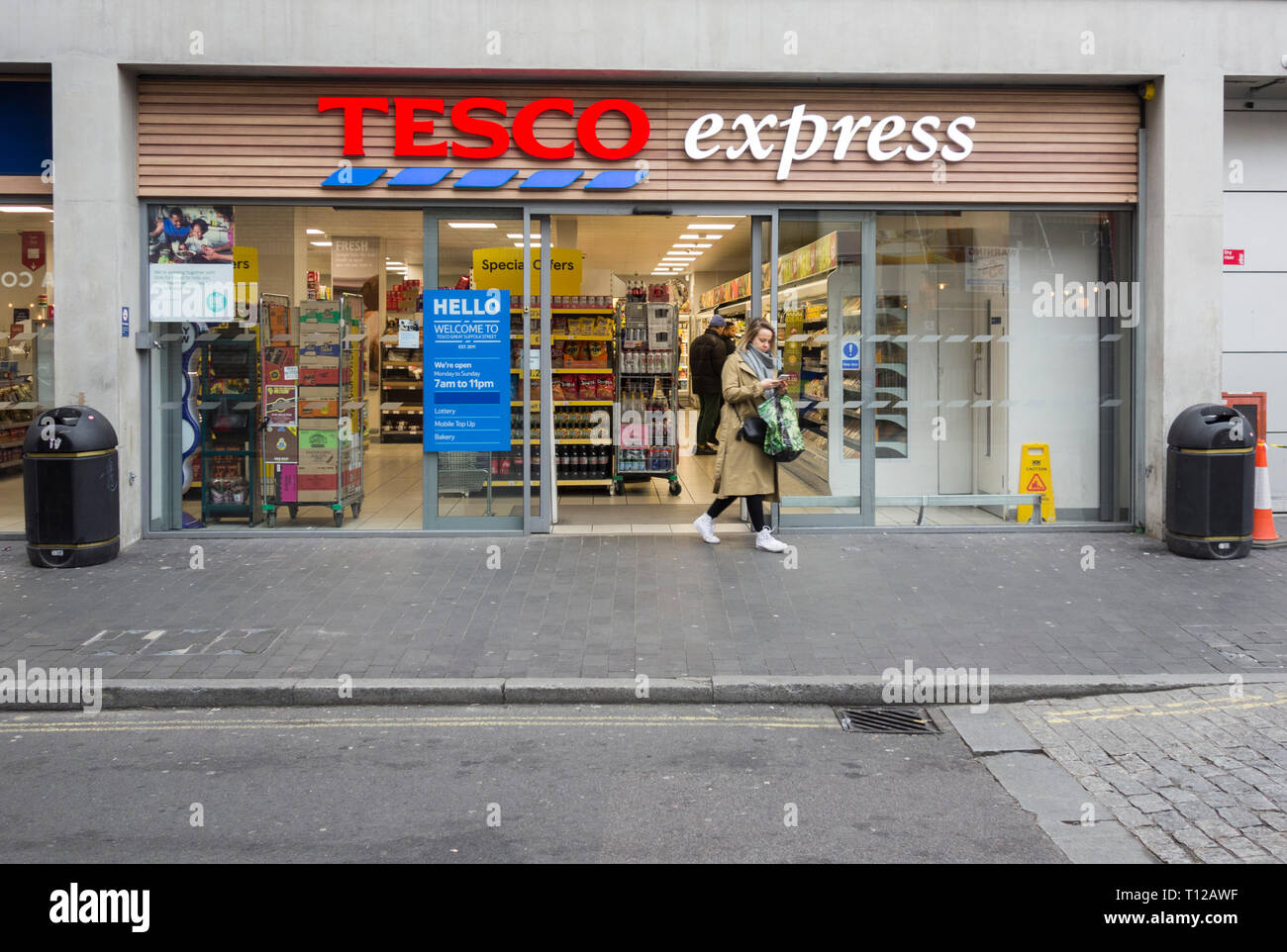 Tesco Express storefront, Great Suffolk Street, London, SE1, UK Stock ...