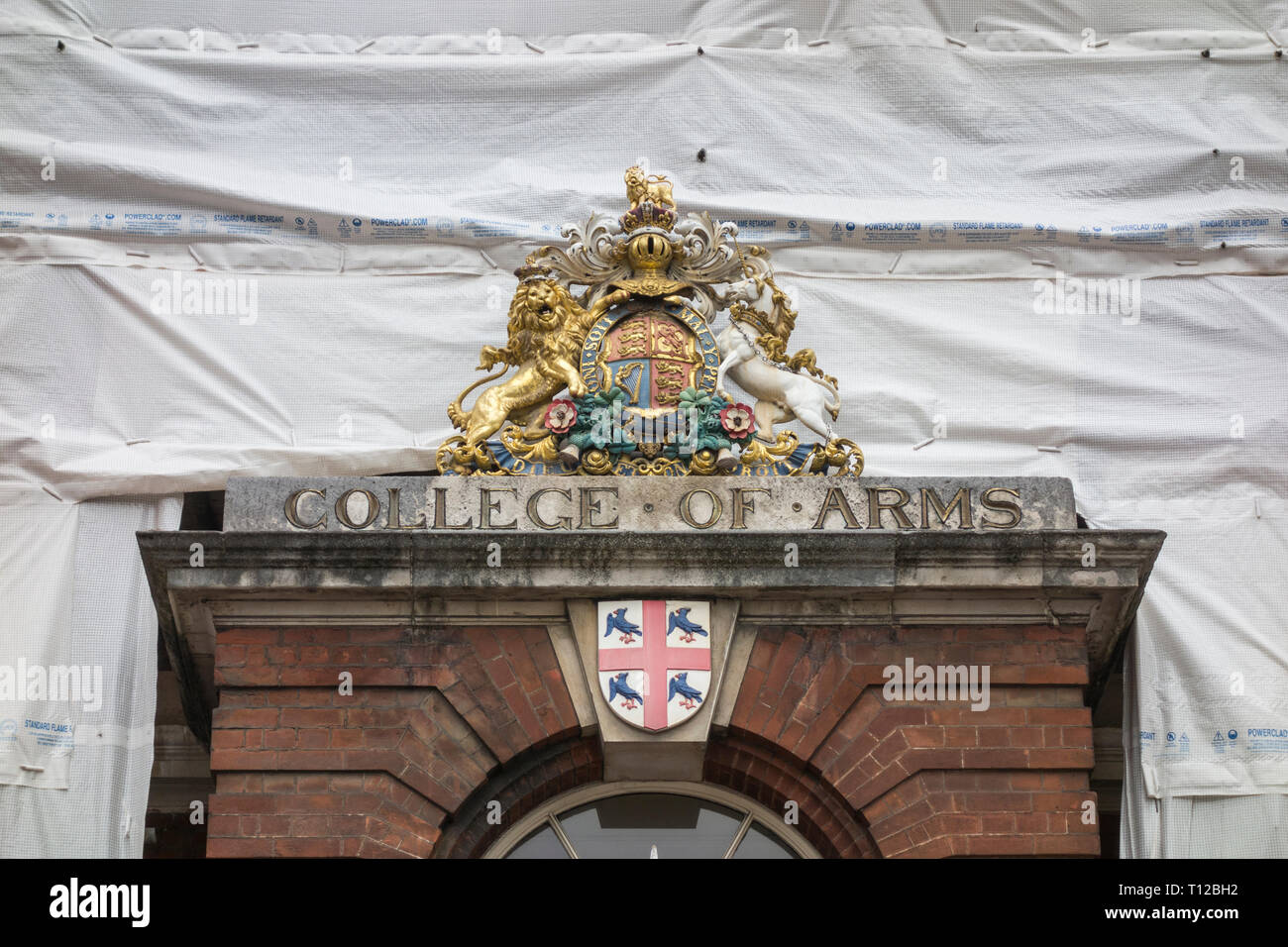 College of arms heralds hi-res stock photography and images - Alamy
