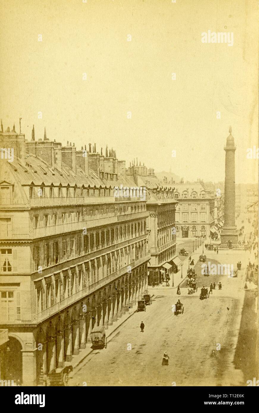 París. Columna Vendome. Author: Auguste Dumont Stock Photo - Alamy