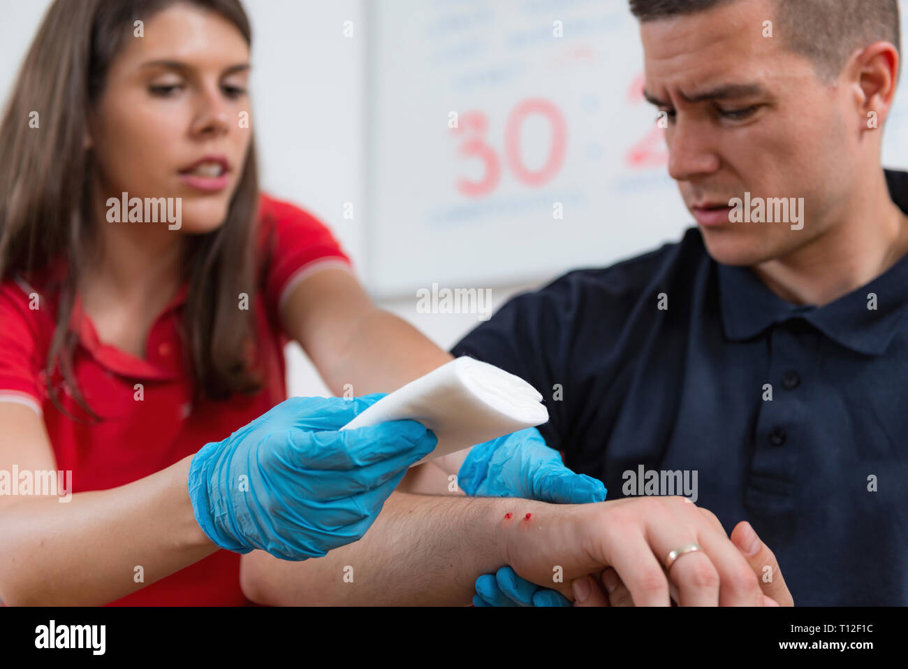 First aid training. Burn injury. First aid course Stock Photo - Alamy