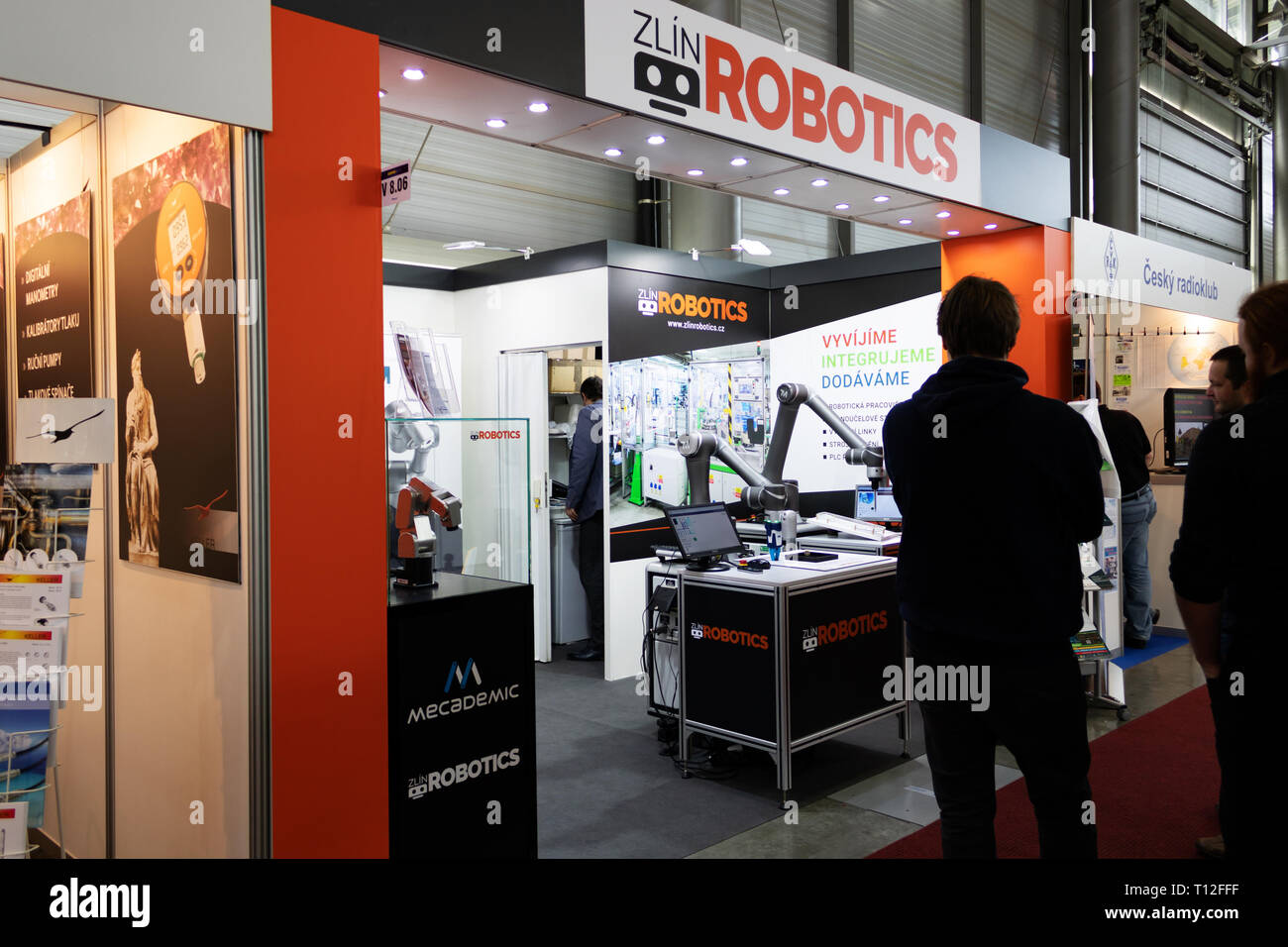 Robot trade fair High Resolution Stock Photography and Images - Alamy
