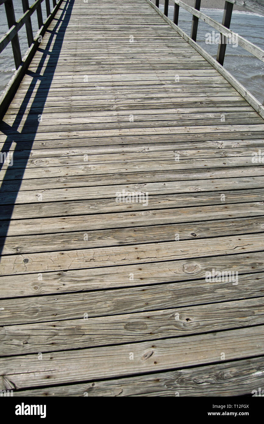A wooden boardwalk at the beach in the Gulf of Mexico, Texas Stock ...