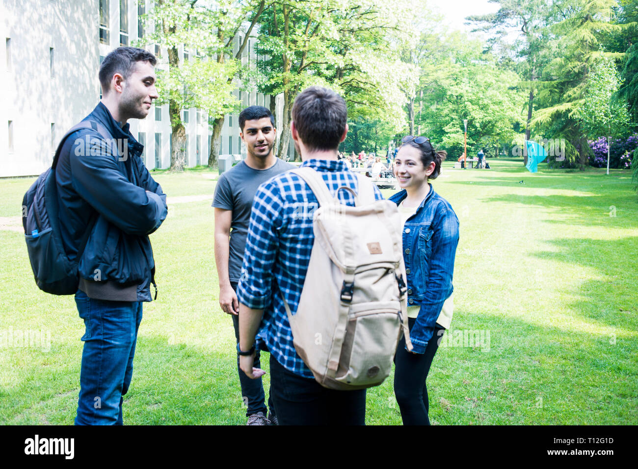 Outdoor classroom university hi-res stock photography and images - Alamy